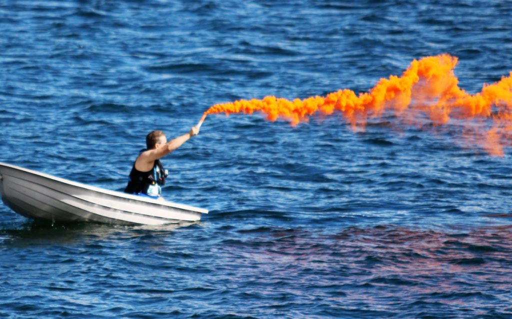 Razzi di segnalazione in mare: quali sono e come utilizzarli