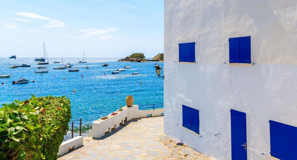 Cadaqués, il borgo marinaro che fece innamorare Salvador Dalì